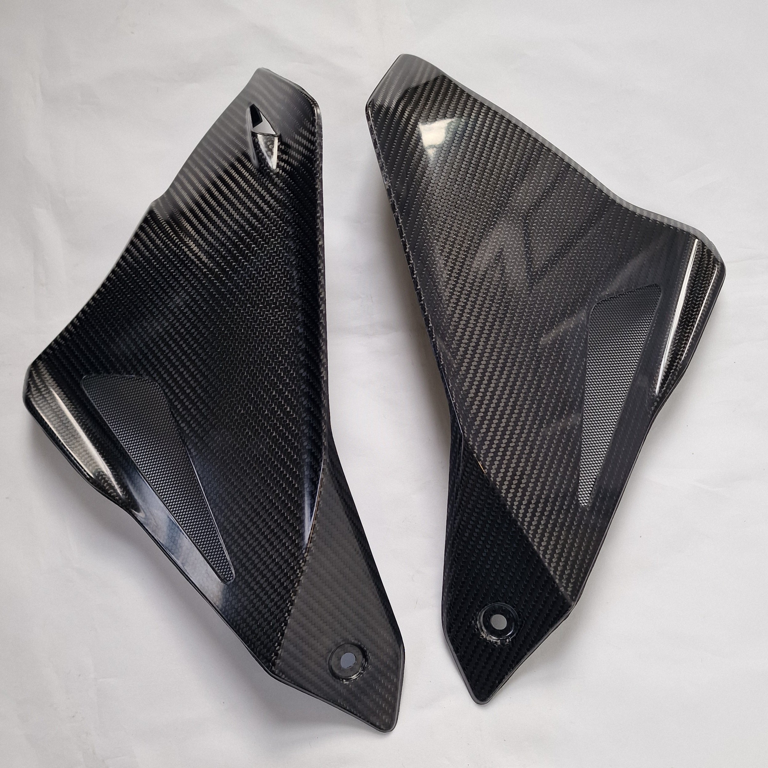 Carbon Fibre Side Panels for Yamaha MT10 (2016-2021) Gen 1 – Century Carbon